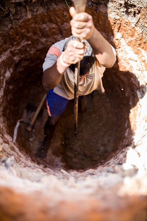 Well diggers tackling water woes in a megacity: The case of Bangalore ...